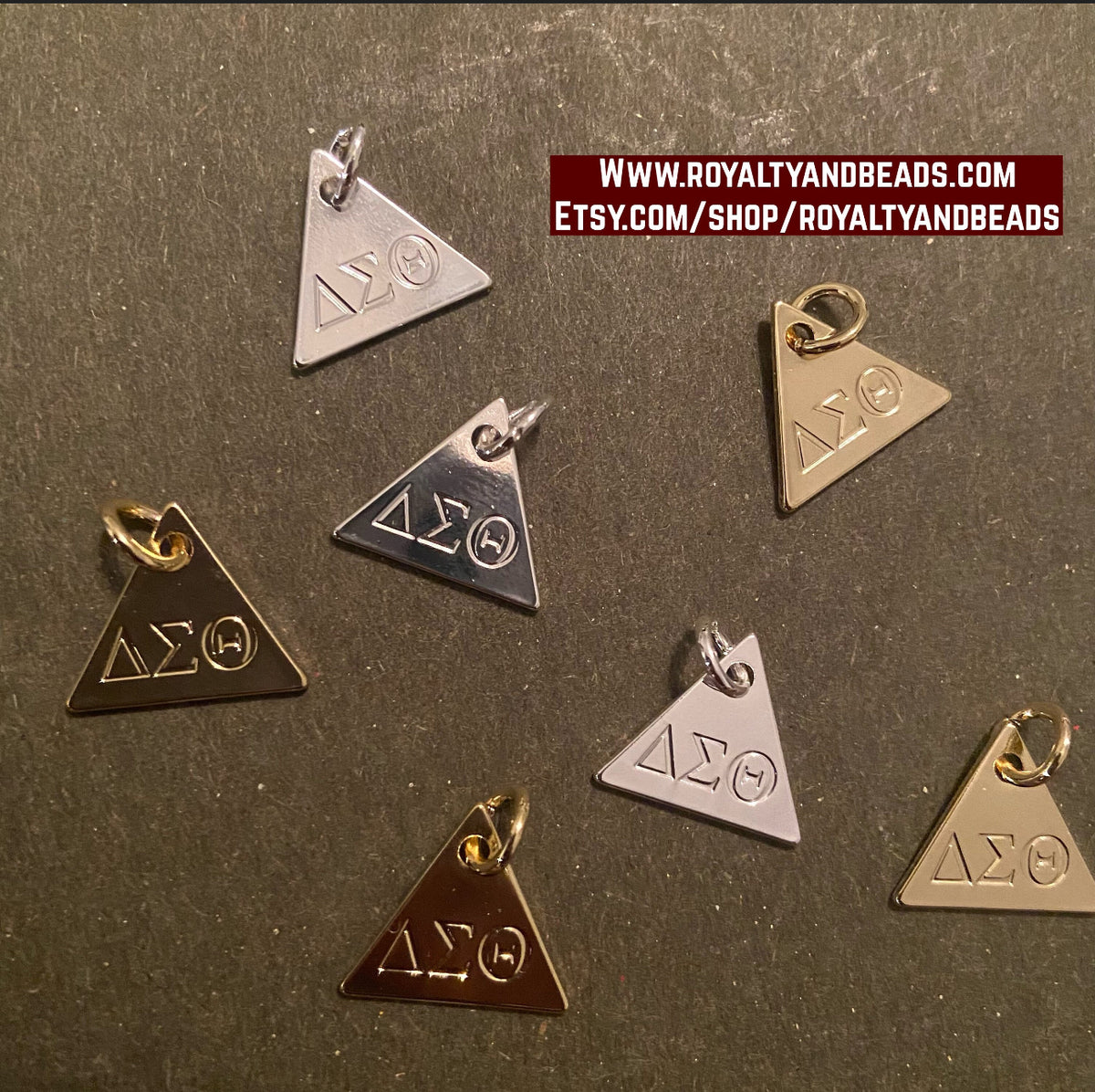 Delta pyramid – Royalty and Beads